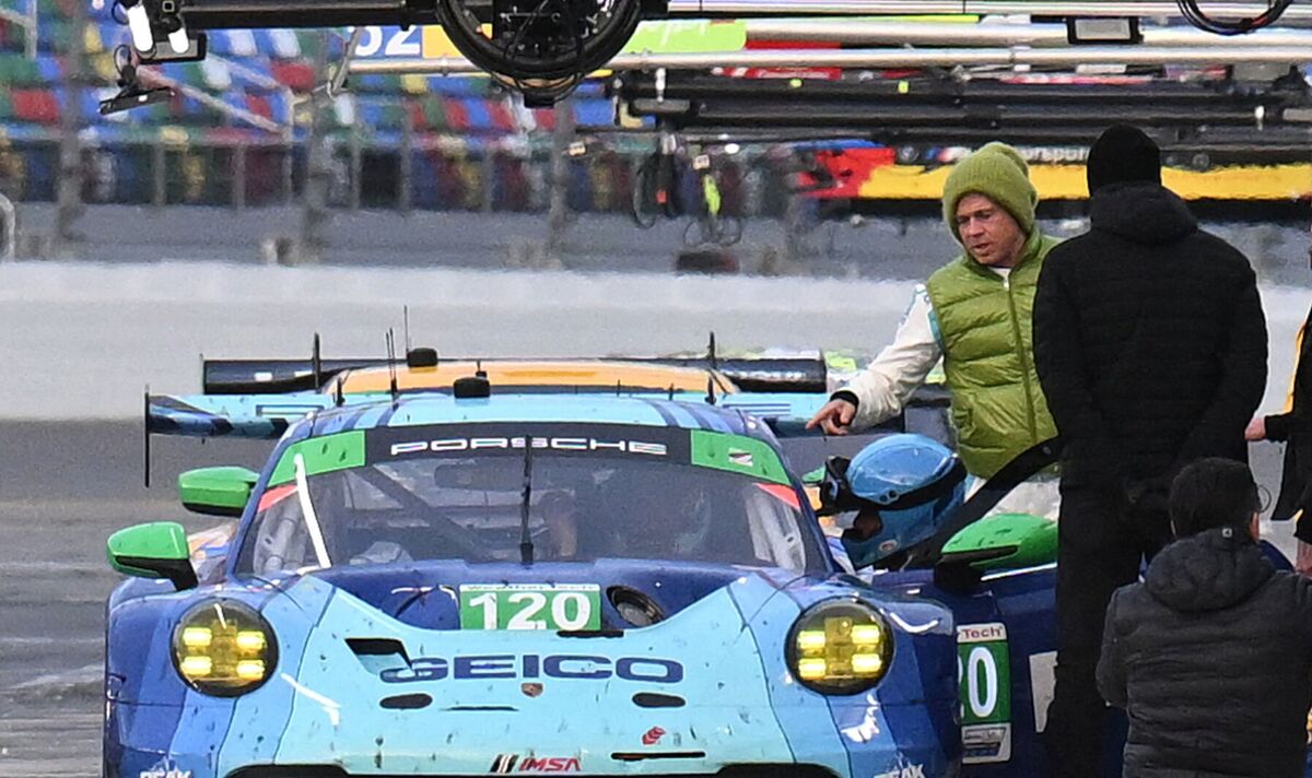 Pitt repéré au Daytona International Speedway pendant le tournage d'un ...